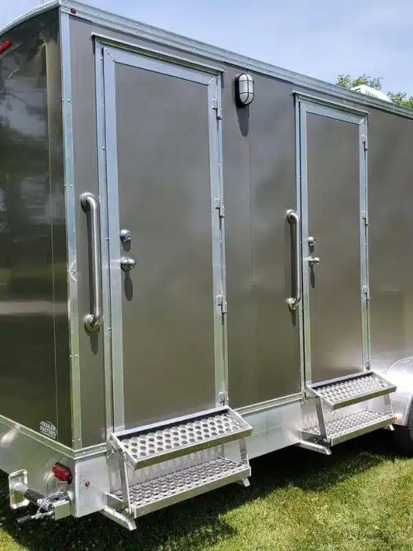 Portable Restrooms / Executive Washcars | Elite Vac & Steam - Hydrovac ...